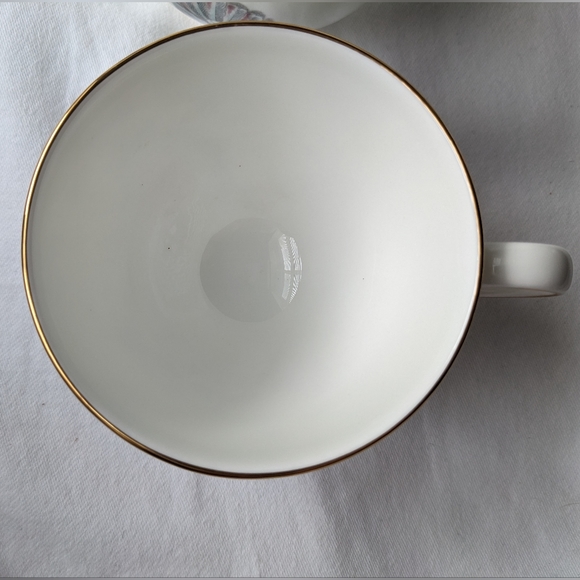 Wedgwood | Dining | Wedgwood Hummingbirds Bone China Leigh Shape Footed ...